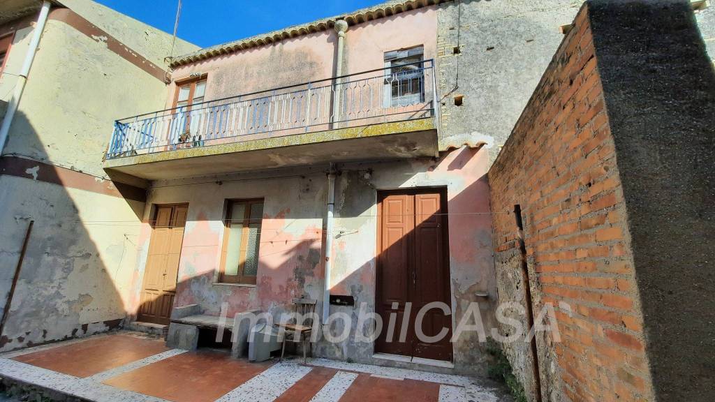 Casa Indipendente in vendita a Spadafora via Secondo Canale