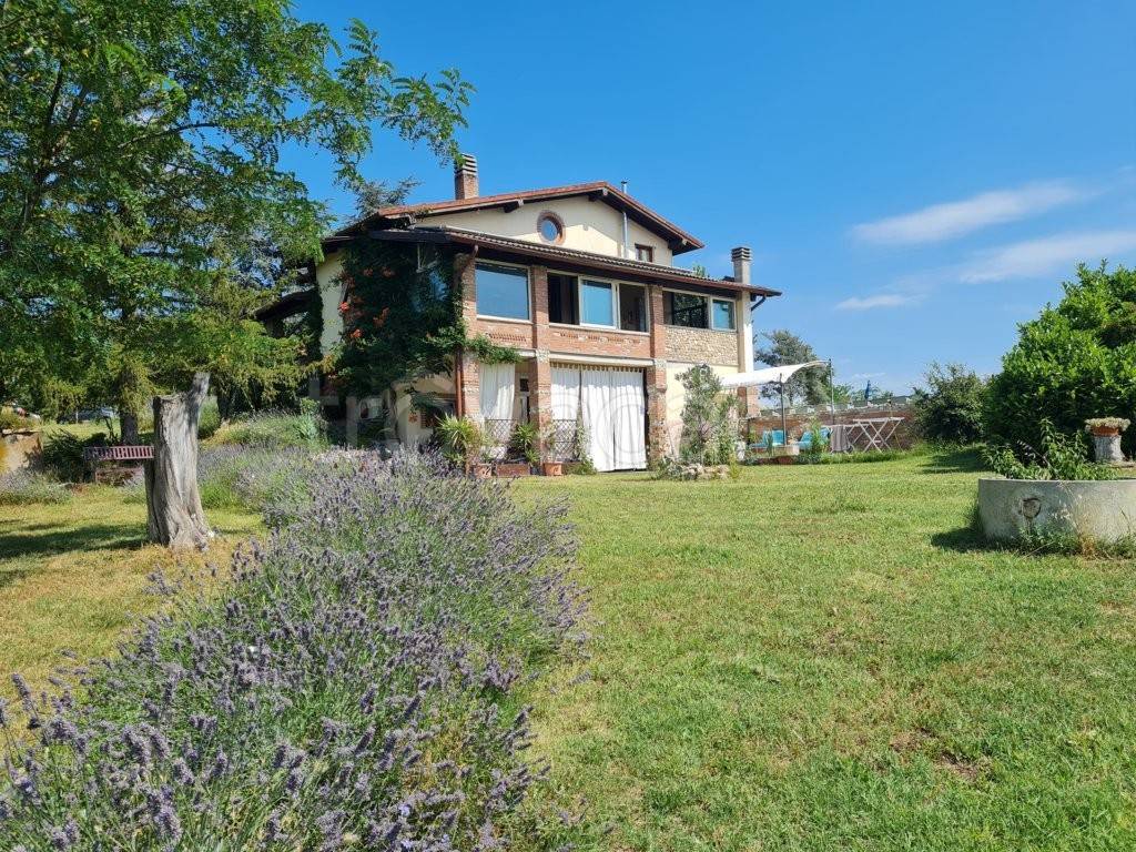 Villa in vendita a Montecalvo Versiggia località Casone, 1