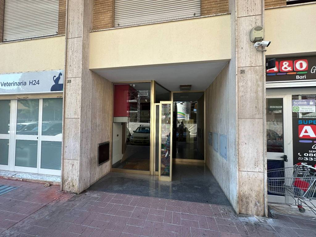 Appartamento in vendita a Bari via Napoleone Colajanni