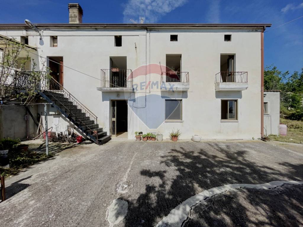 Casa Indipendente in vendita a Casoli contrada Verratti, 98