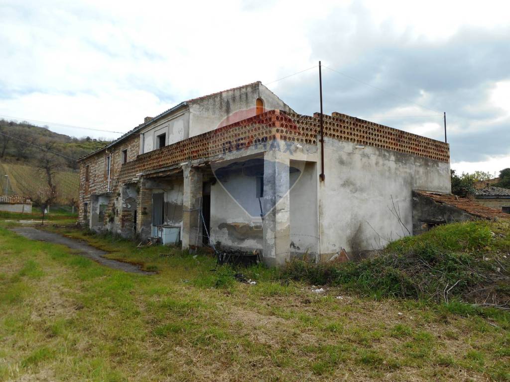 Rustico in vendita a Paglieta via Sinaglia, 100/101