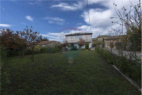 Casa Indipendente in vendita a Lanciano contrada Fontanelle, 99