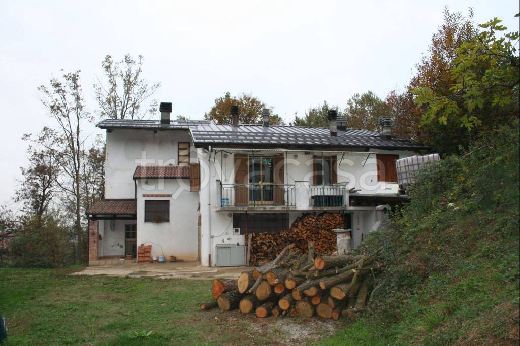 Cascina in in vendita da privato a Pianfei via Viglioni
