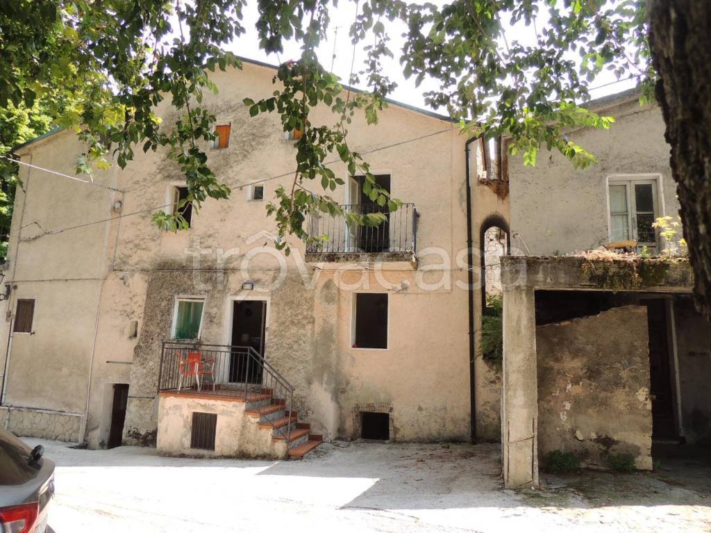 Casa Indipendente in vendita a Caramanico Terme corso Gaetano Bernardi